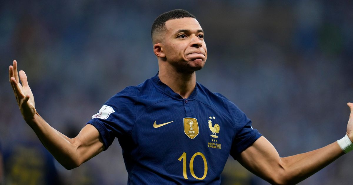 Embape posle 300. gola za reprezentaciju Francuske: "Moram da nastavim ...