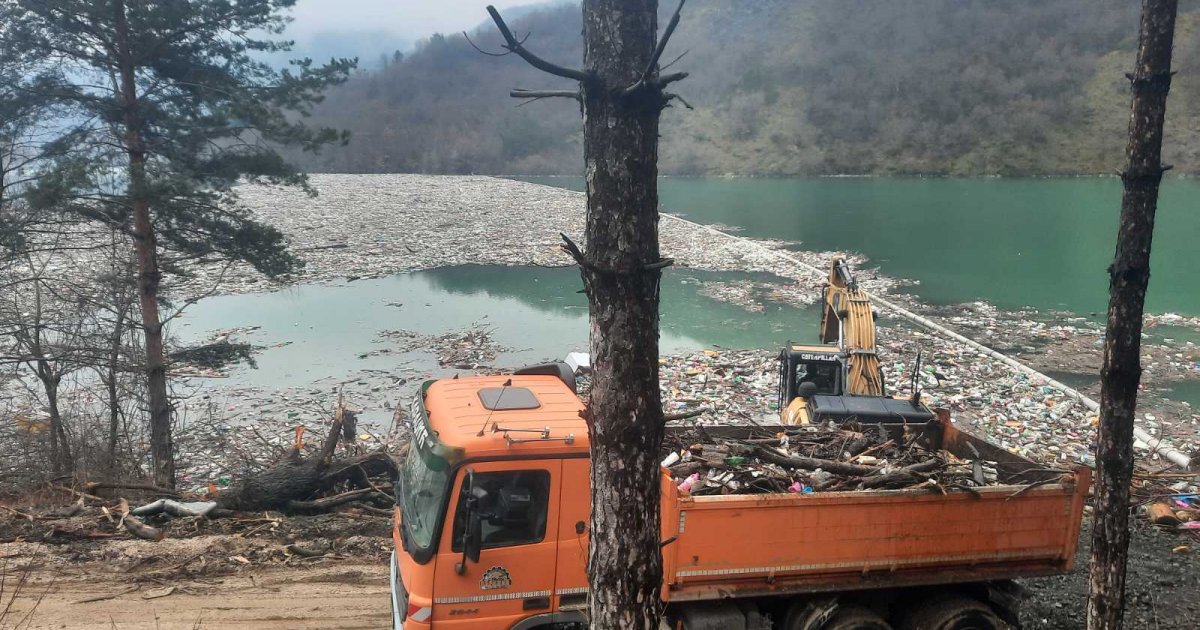 Lim River brings huge amounts of garbage to Priboj - Telegraf.rs