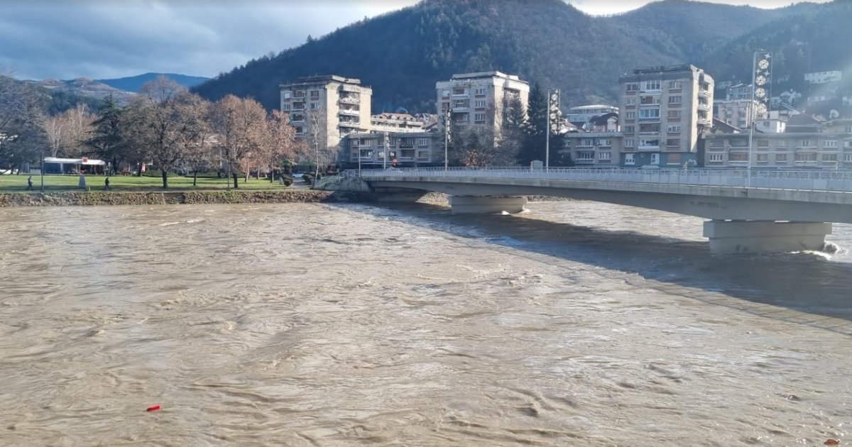 Prijepoljci se pripremaju za besanu noć - Telegraf.rs