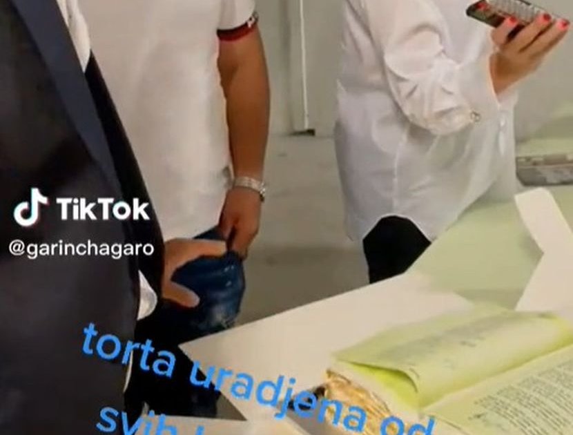 Darko Lazić umalo zaplakao zbog specijalnog poklona: Darko Lazić umalo zaplakao zbog specijalnog poklona: