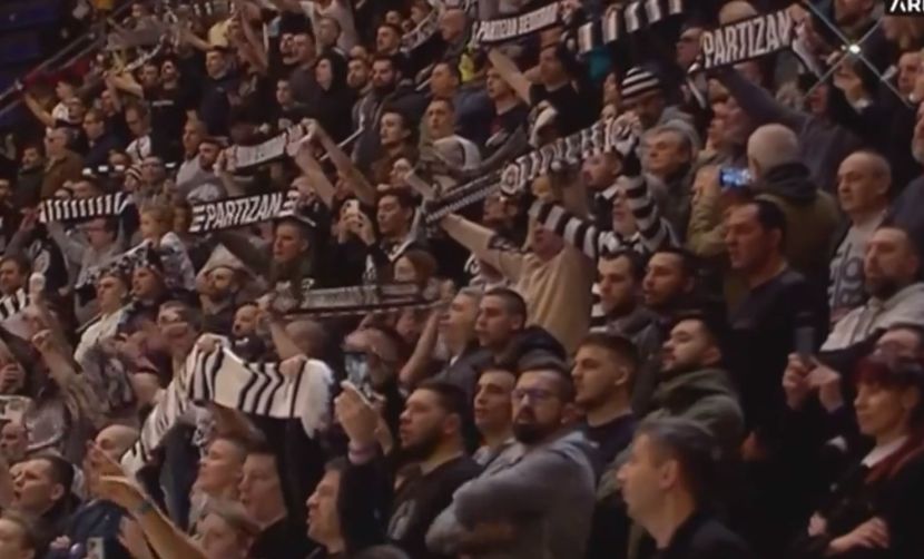Grobari pohrlili u Pionir posle derbi pobede - Telegraf.rs