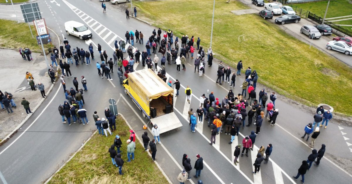 Čačak: Završena blokada Ibarske magistrale u Mrčajevcima - Telegraf Biznis