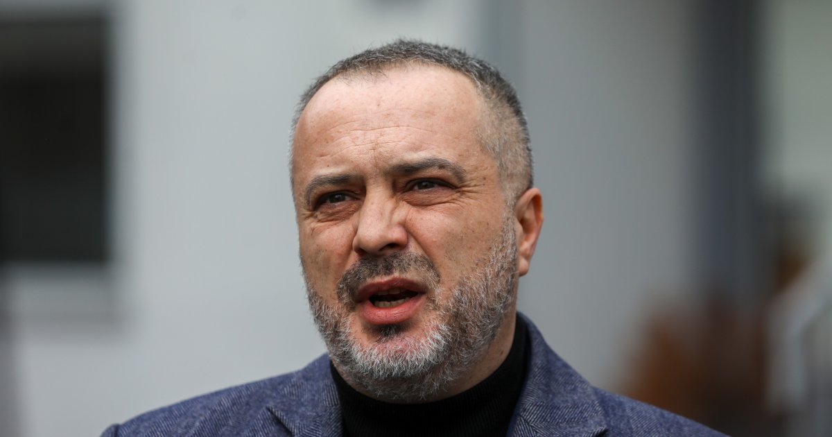 Odloženo ročište između Andreja Vučića i Bože Prelevića - Telegraf.rs