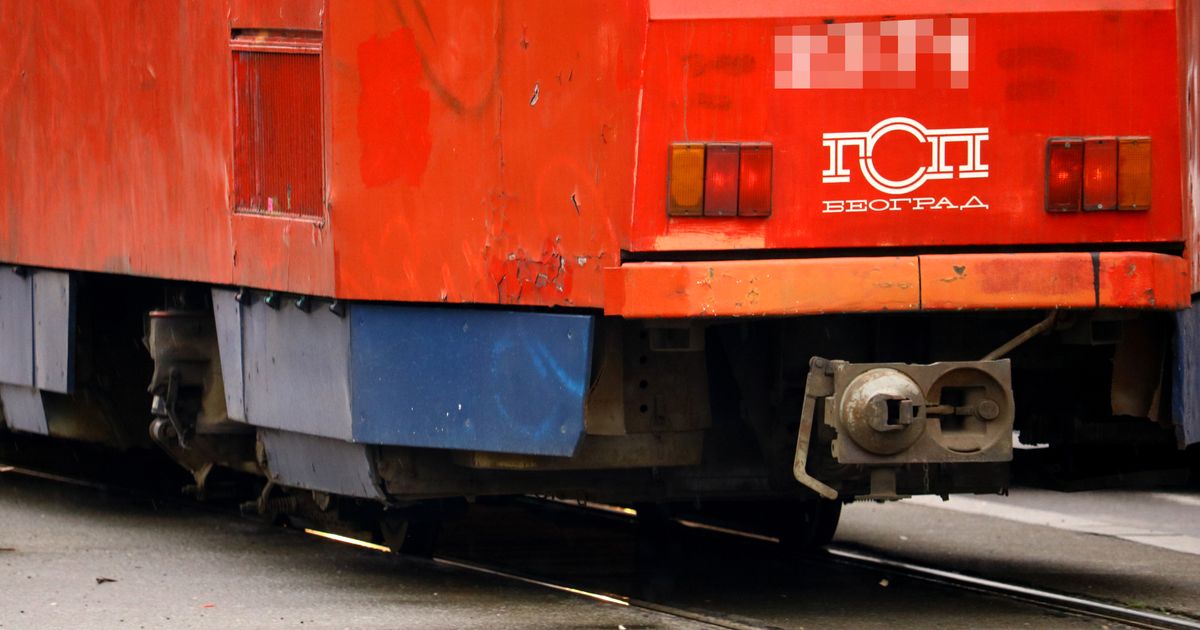 Sudar tramvaja i automobila na Novom Beogradu - Vesti - Telegraf.rs