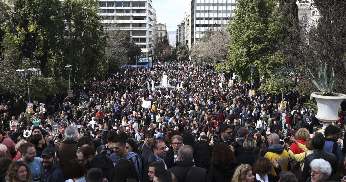 Zevsov hram u Atini oštećen tokom protesta povodom dvogodišnjice ...