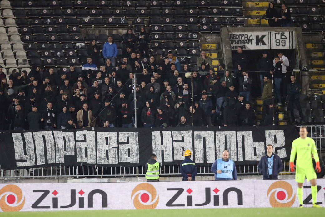 Grobari nastavili rat sa upravom Partizana i napustili stadion ...