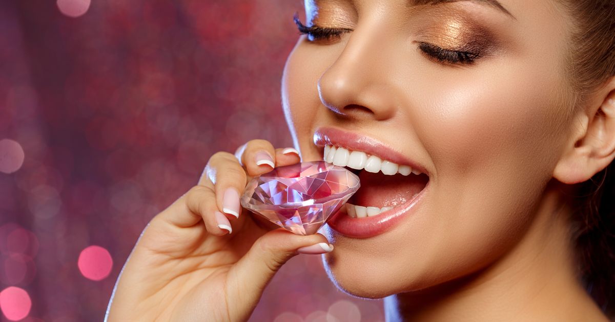 Dijamantske usne - Ona.rs