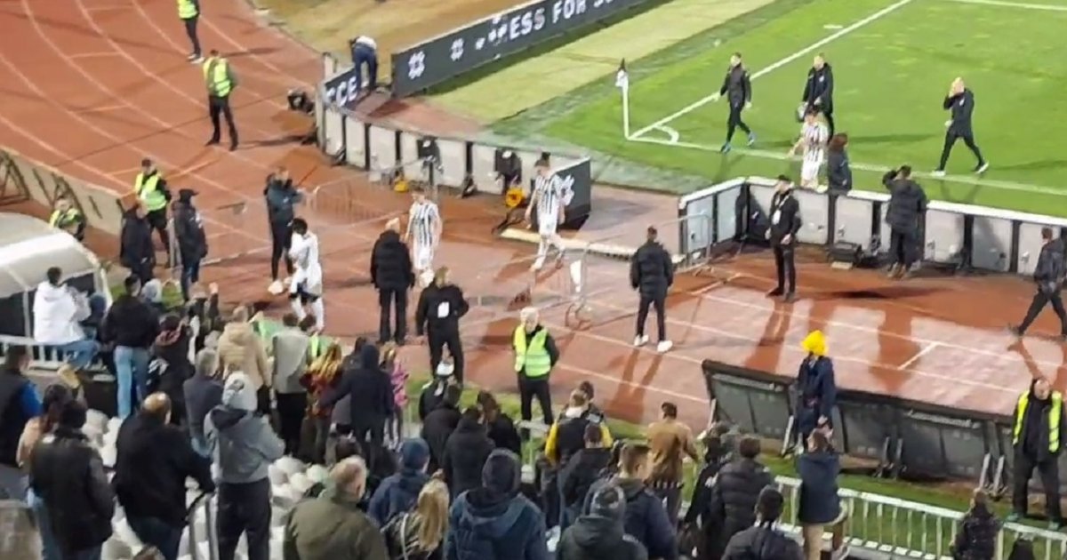 Kakve slike u Humskoj: Pogledajte kako su navijači vređali igrače ...