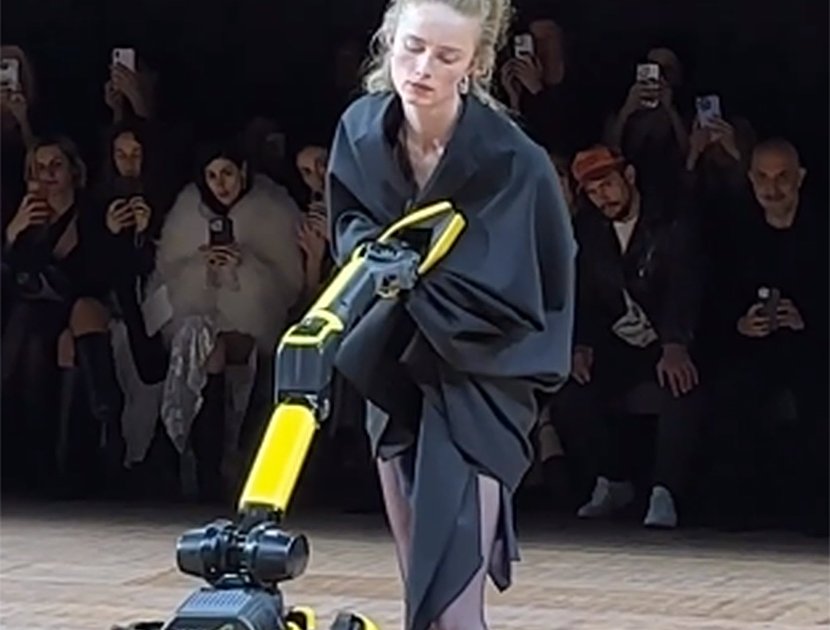 Pas-robot na Nedelji mode u Parizu - Ona.rs