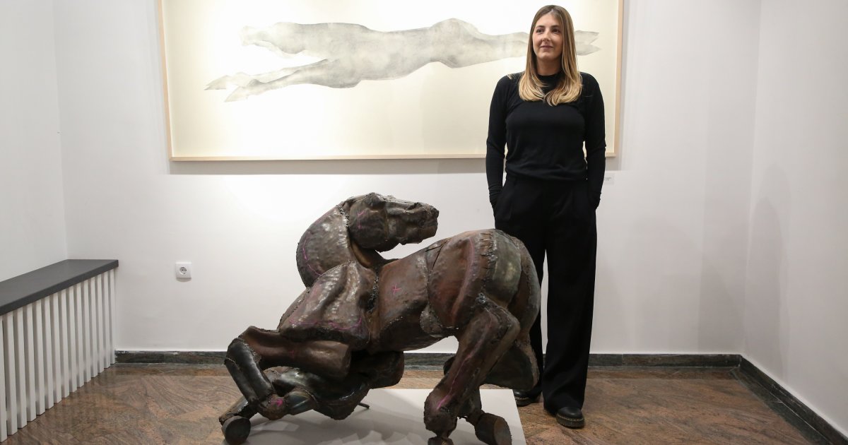 Otvorena izložba skulptura i slika Sare Nikolić u galeriji "Sanjaj" - Telegraf.rs