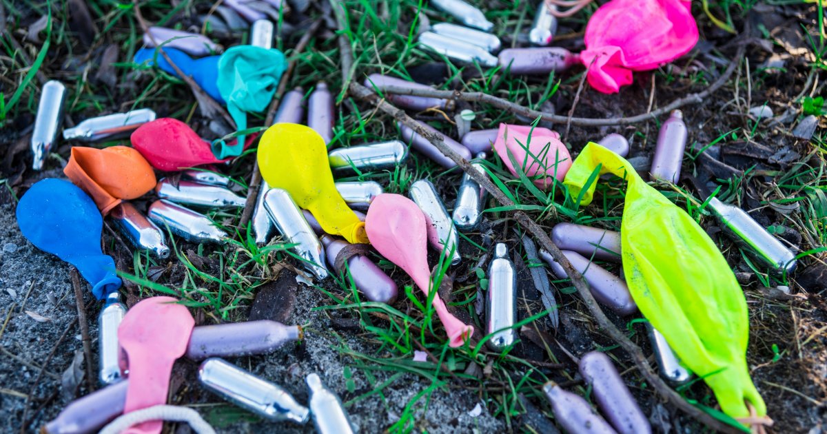 Studentkinja umrla zbog predoziranja gasom za smejanje - Vesti ...