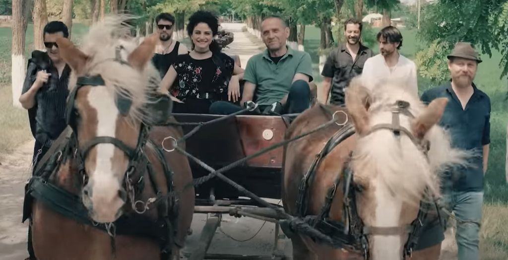 Barselona Gipsi balKan Orchestra objavili spot "Tisom Tiše” - Telegraf.rs