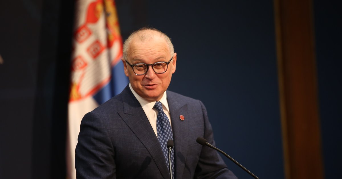 Vesić isprobao simulator saobraćajnih nesreća - Telegraf.rs