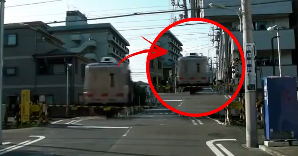 Voz ili vagon proleće kroz naselje - Telegraf.rs