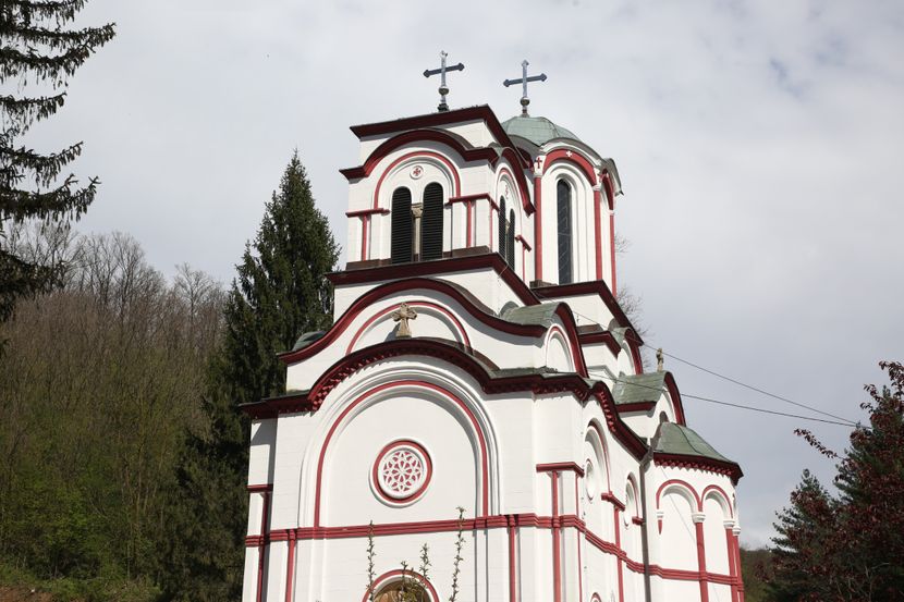 Na ruševinama manastira su ruski monasi pronašli ikonu - Ona.rs