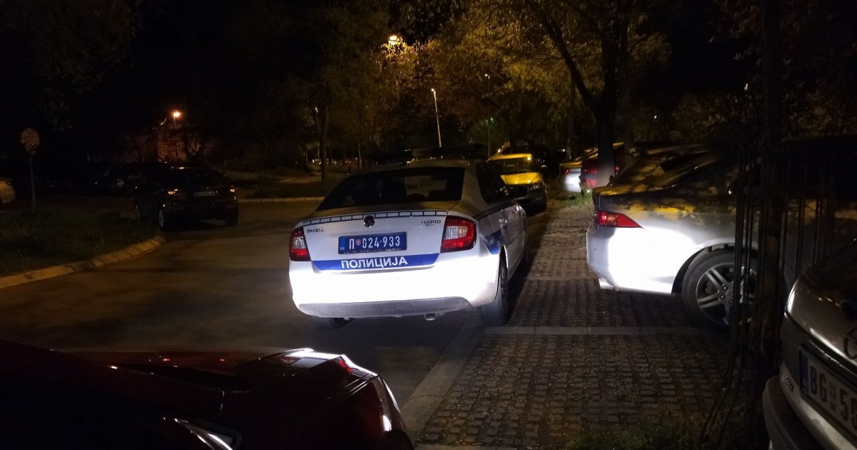 Mladić upucan na ulazu u zgradu: Prve fotografije sa mesta zločina na Petlovom brdu - Telegraf.rs