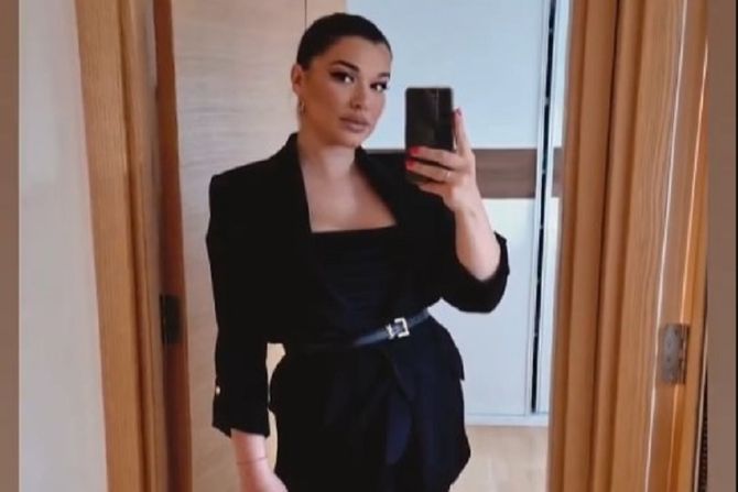 Rađenova žena pokazala liniju samo mesec dana nakon porođaja - Telegraf.rs