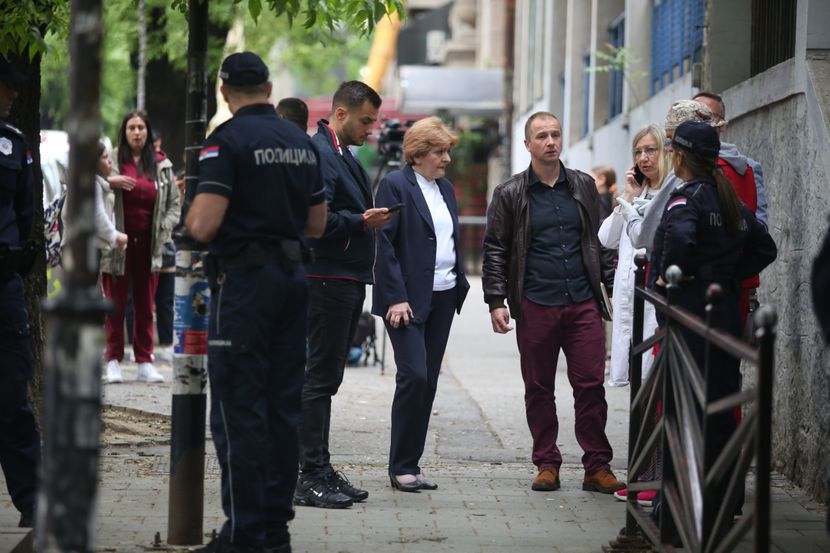 Iz minuta u minut pucnjava u školi na Vračaru - Telegraf.rs