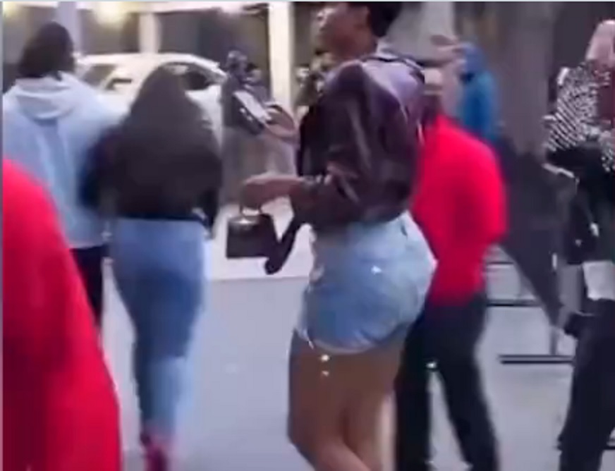 Sin Medžik Džonson u štiklama: Kratak šorc uz kombinaciju koja je ...