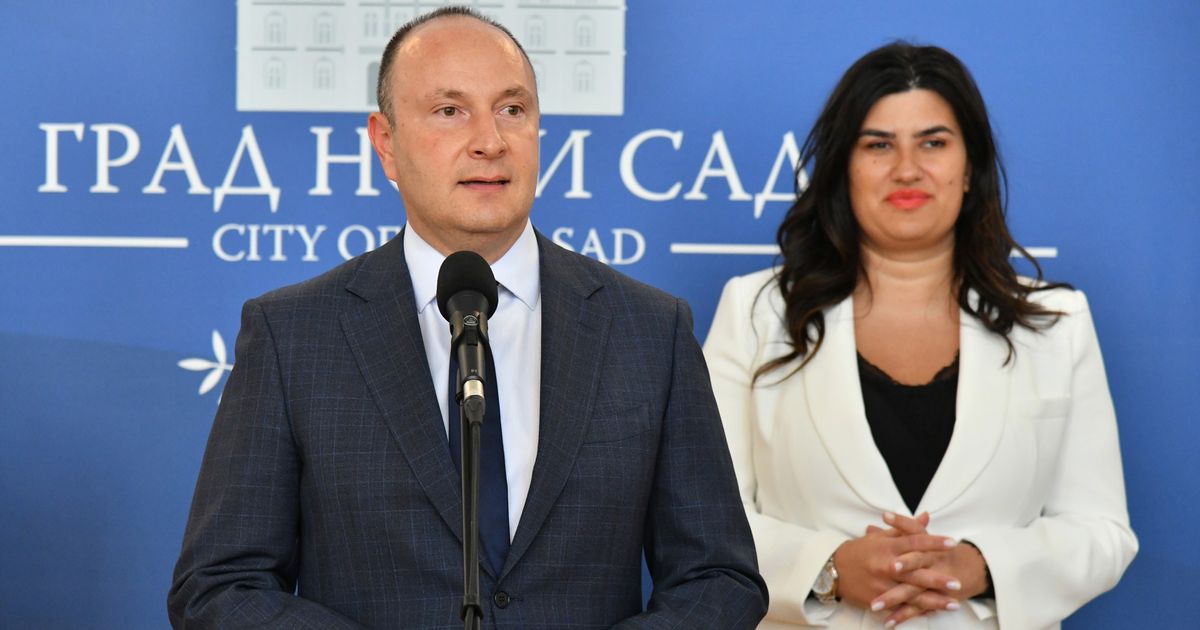 Gradonačelnik Đurić podelio najmlađim Novosađanima 100 paketića: "Ovo ...