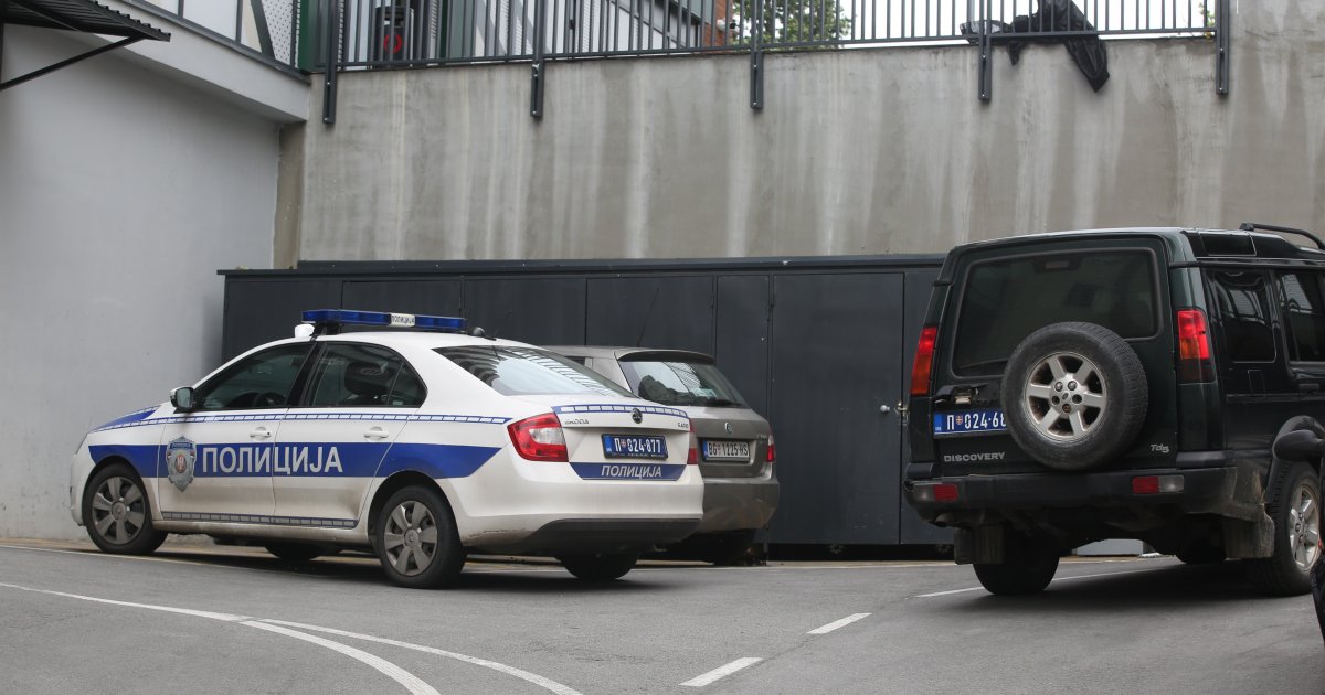 Obdukcija devojke koja je nađena mrtva u stanu na Zvezdari - Telegraf.rs