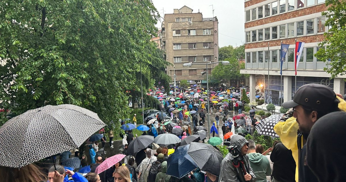 Protest Srbija protiv nasilja iz minuta u minut maj 2023 - Telegraf.rs