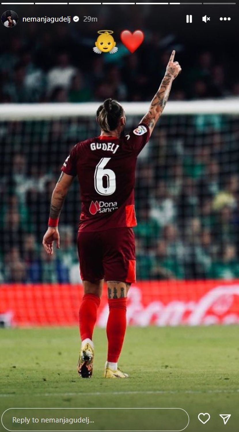 Nemanja Gudelj se još jednom tužnom objavom oglasio nakon što je sinoć ... Nemanja Gudelj se još jednom tužnom objavom oglasio nakon što je sinoć ...