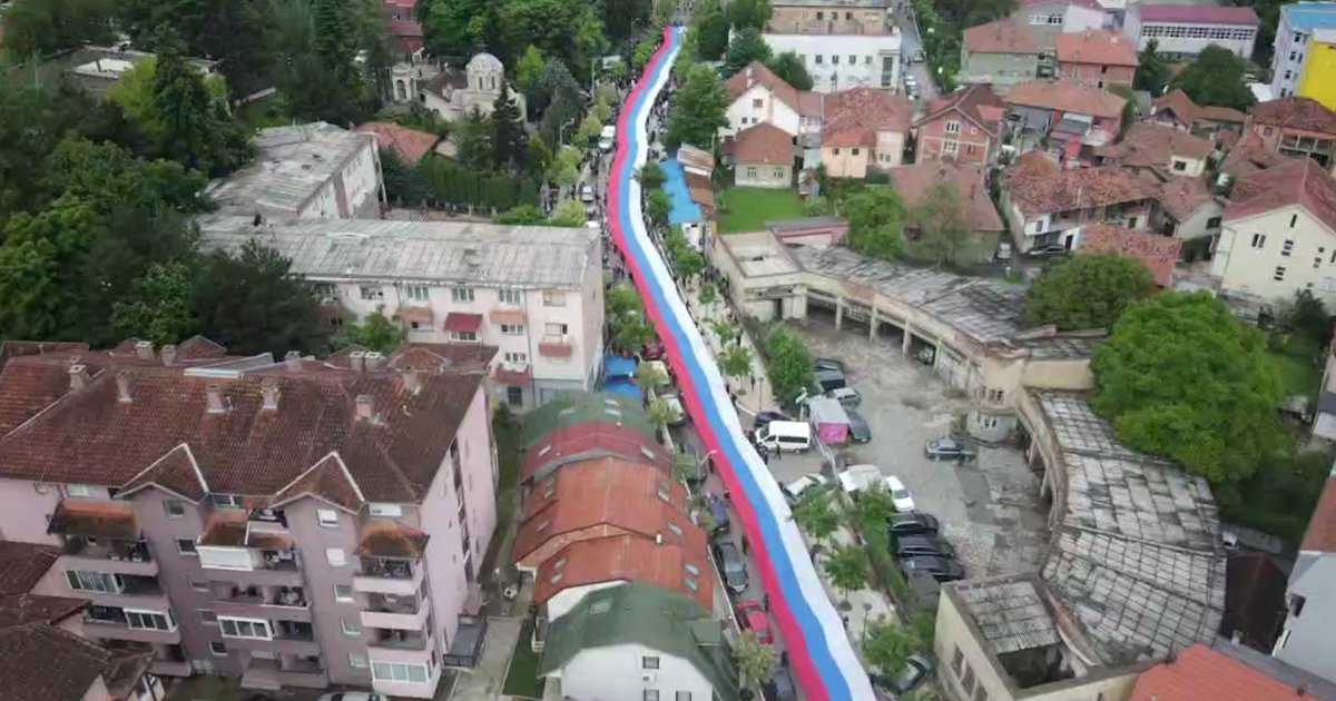 Aerial view of a huge Serbian flag in Zvecan - Telegraf.rs