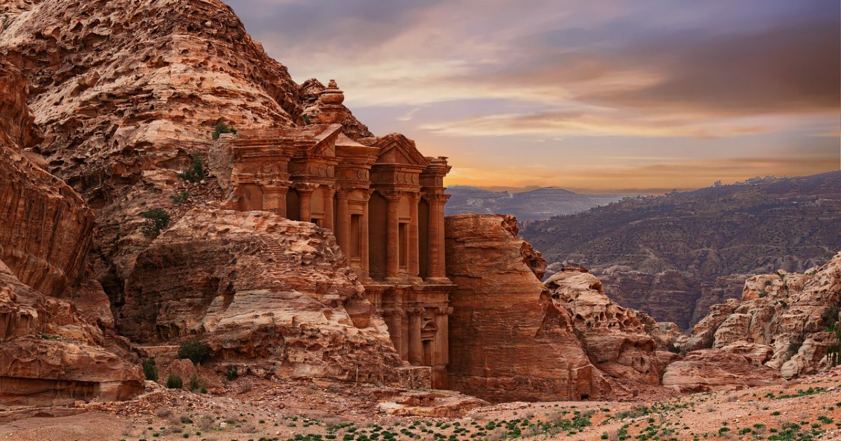 Drevni grad Petra jedan je od poznatijih lokaliteta Jordana - Ona.rs