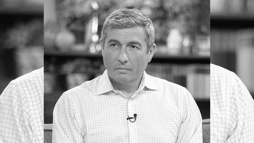 Poznati voditelj preminuo u 56. godini: Svet se oprašta od njega ...