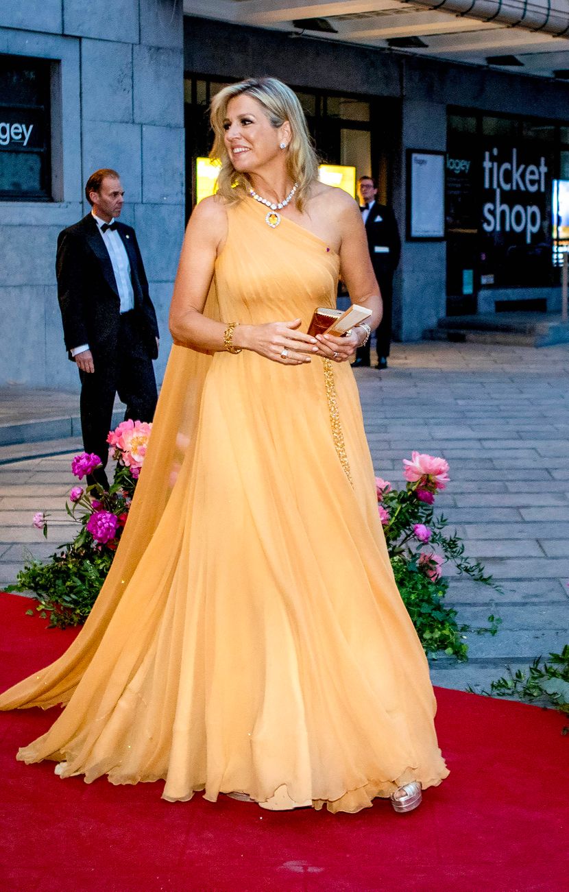 Kraljica Maksima u haljini - Ona.rs