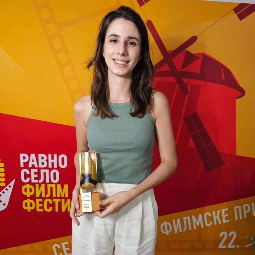 Nagrada za "Ovuda će proći put" na Ravno Selo festivalu - Telegraf.rs