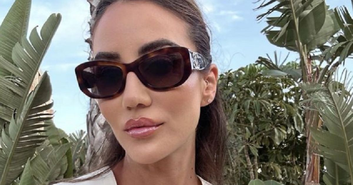 Tamara Kalinić u beloj odevnoj kombinaciji - Ona.rs