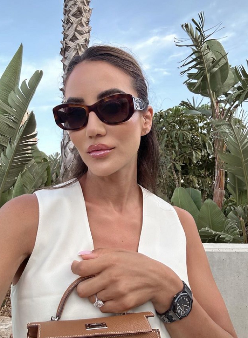 Tamara Kalinić u beloj odevnoj kombinaciji - Ona.rs