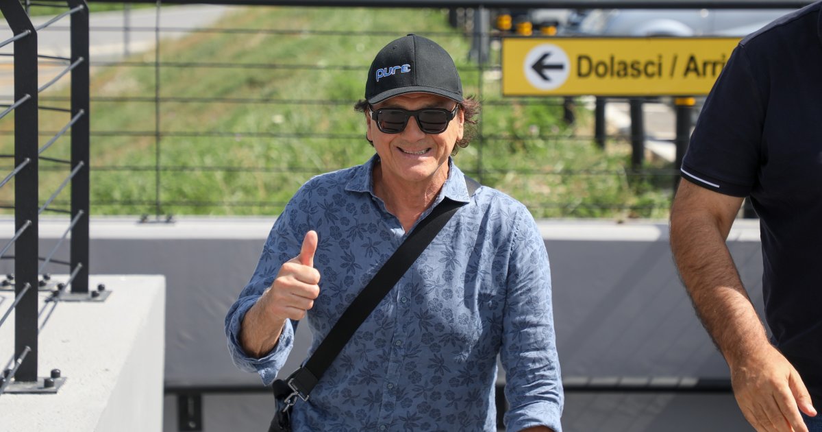 Zdravk Čolić stigao iz Crne Gore u Beograd - Telegraf.rs