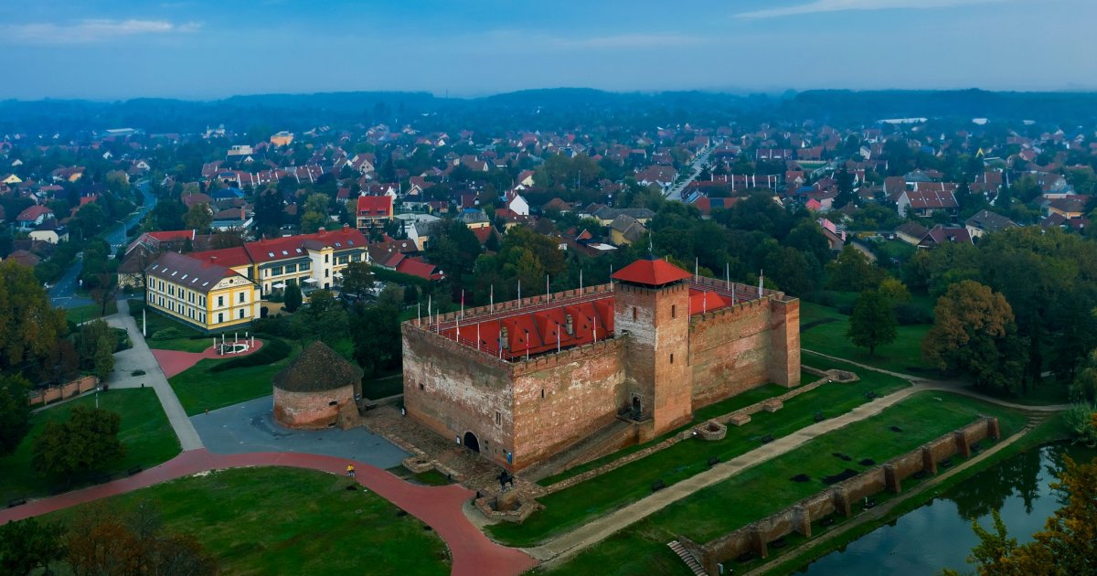 Banja Đula Mađarska - Ona.rs