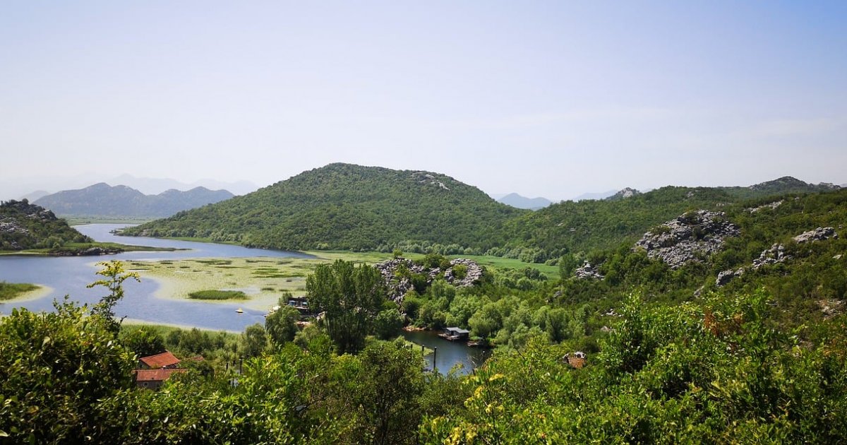 Parobrod koji je plovio Skadarskim jezerom je potopljen - Ona.rs