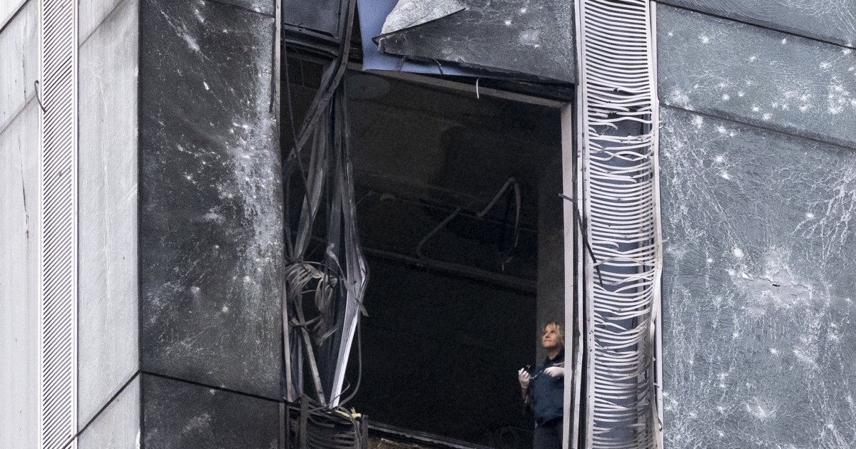 Dramatičan snimak iz centra Moskve: Dron udario u soliter, sve počelo da gori - Telegraf.rs