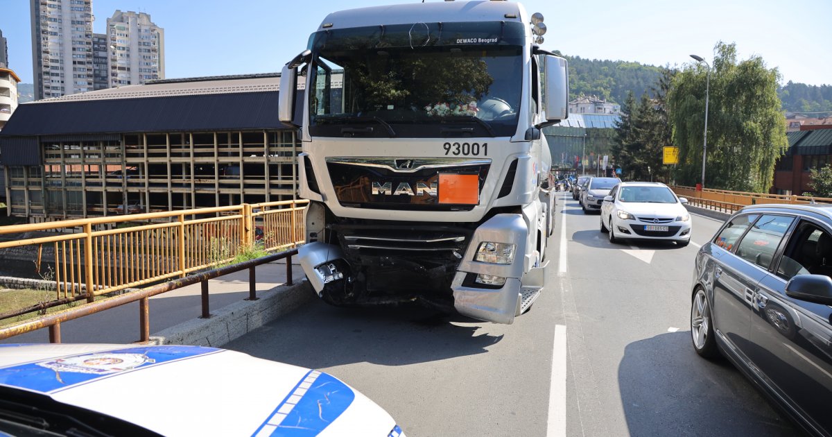 Prve fotografije sa mesta nesreće na ulazu u Užice - Telegraf.rs