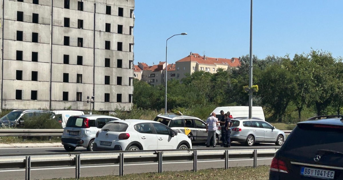 Lančani udes na auto-putu u Beogradu - Telegraf.rs