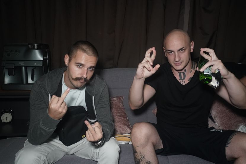 Parkira na šetalištu i nema prednje tablice: Svi pričaju o Desingerici ...