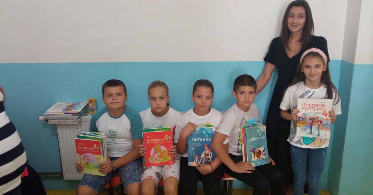 Deca sa KiM dobila 35 kompleta udžbenika iz Niša - Telegraf.rs
