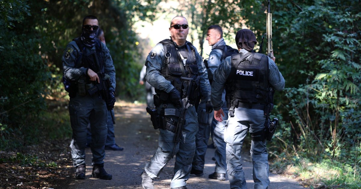 Specijalna policija pretražuje šumu oko manastira Banjska - Telegraf.rs