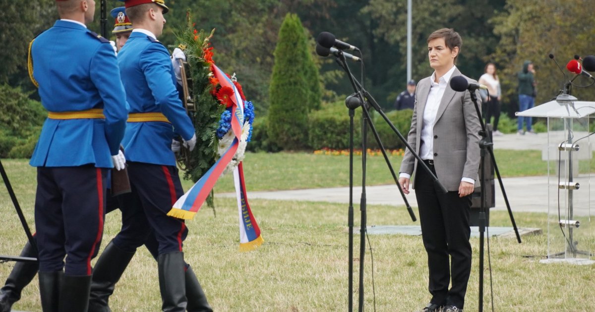 Brnabić u spomen-kompleksu "Jajinci" - Telegraf.rs