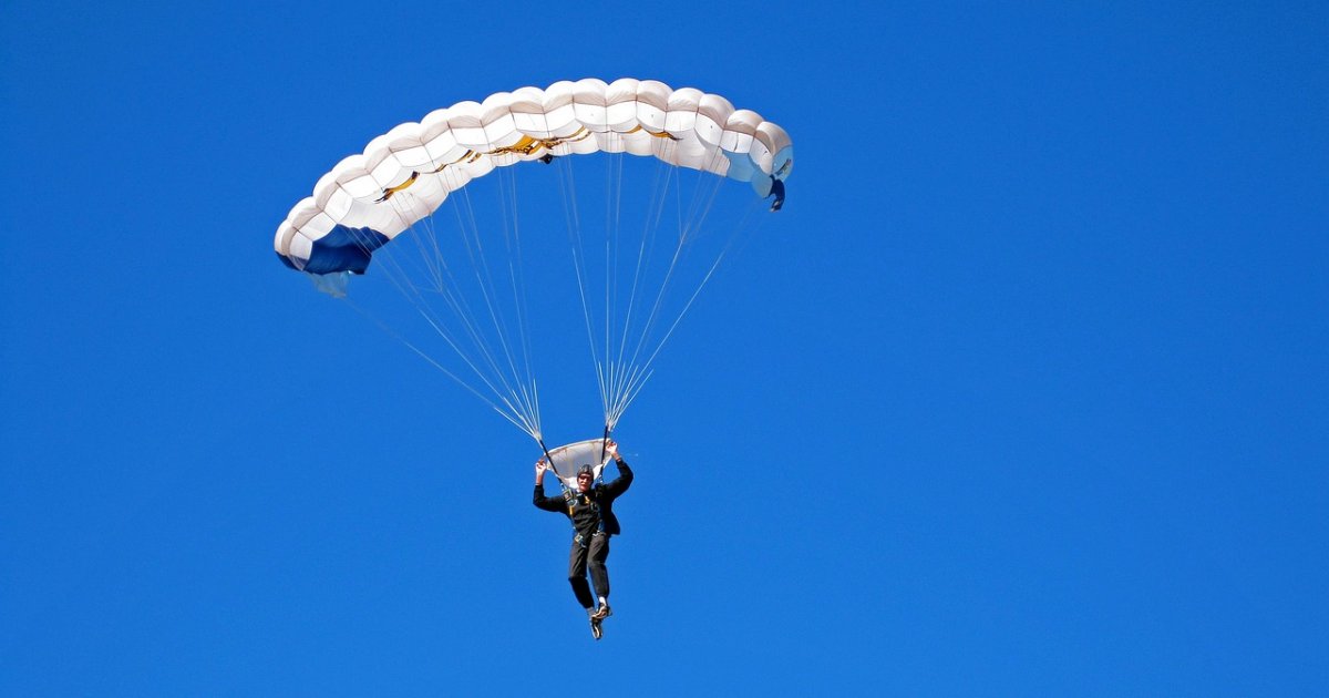 Šta znači sanjati padobranca i padobran - Telegraf.rs