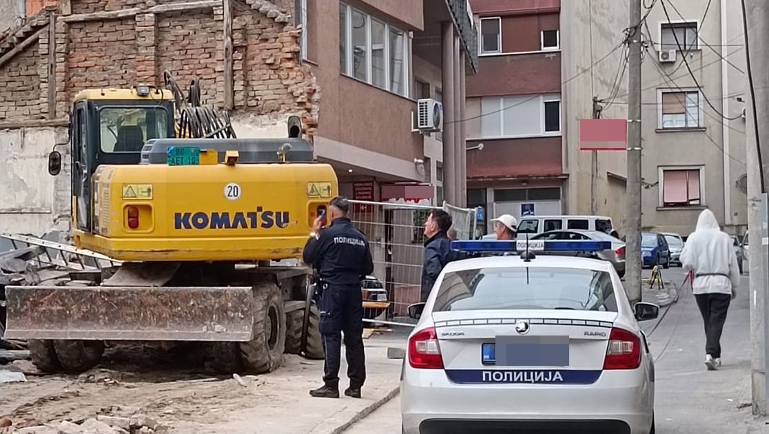 Prve slike gradilišta na kojem se obrušio zid na radnika - Telegraf.rs