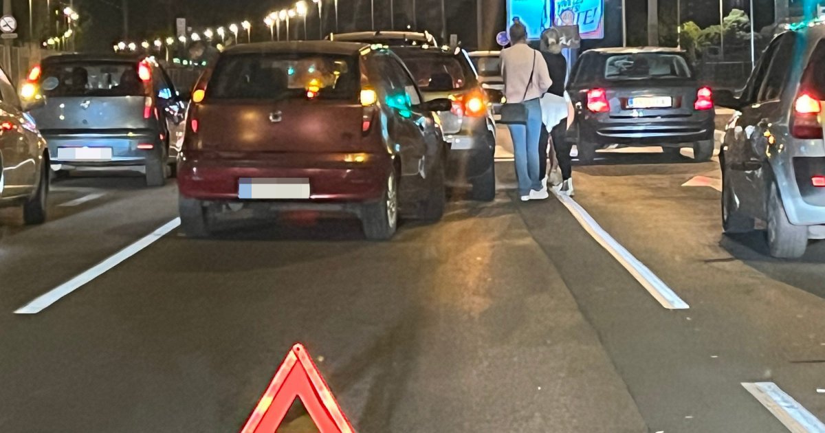 Lančani sudar 3 vozila u Jurija Gagarina - Telegraf.rs