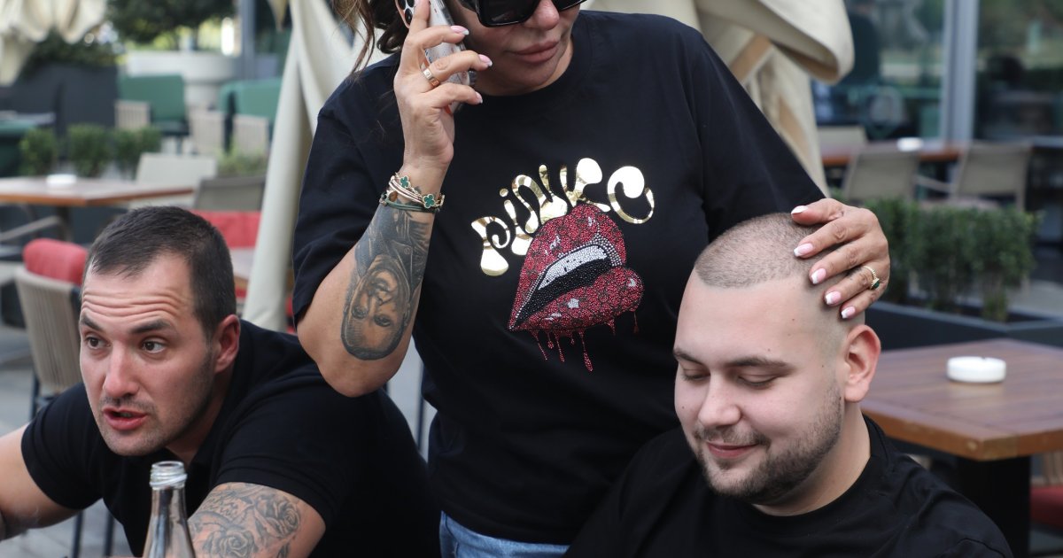 Đani nije došao na slavlje povodom rođenja unuke - Telegraf.rs