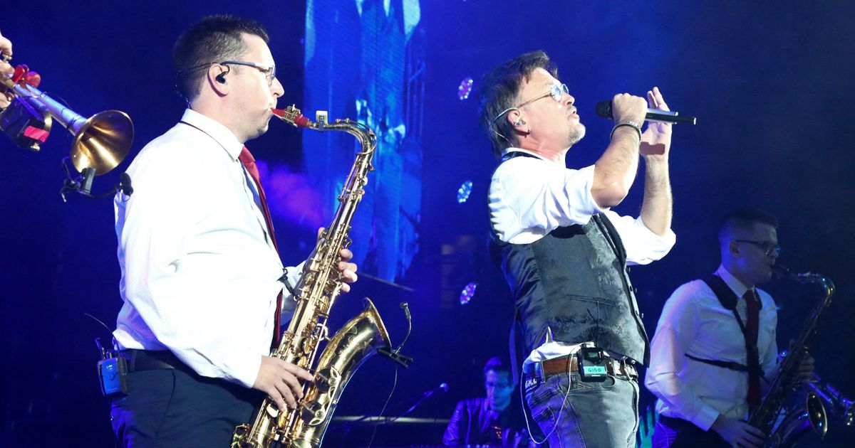 Džibonijev šou u krcatoj "Štark areni", prvi koncert - Telegraf.rs