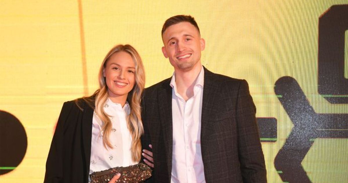 Žena Alekse Avramovića u odelu koje želimo za sebe: Ovako je blistala ...